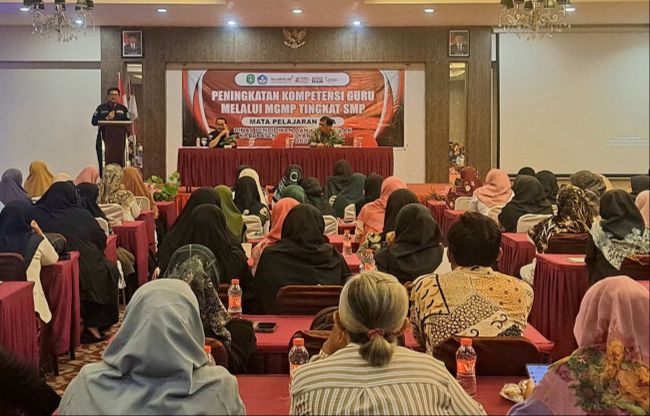 Guru SMP Kukar Tingkatkan Kualitas IPA Melalui MGMP - Garda.co.id